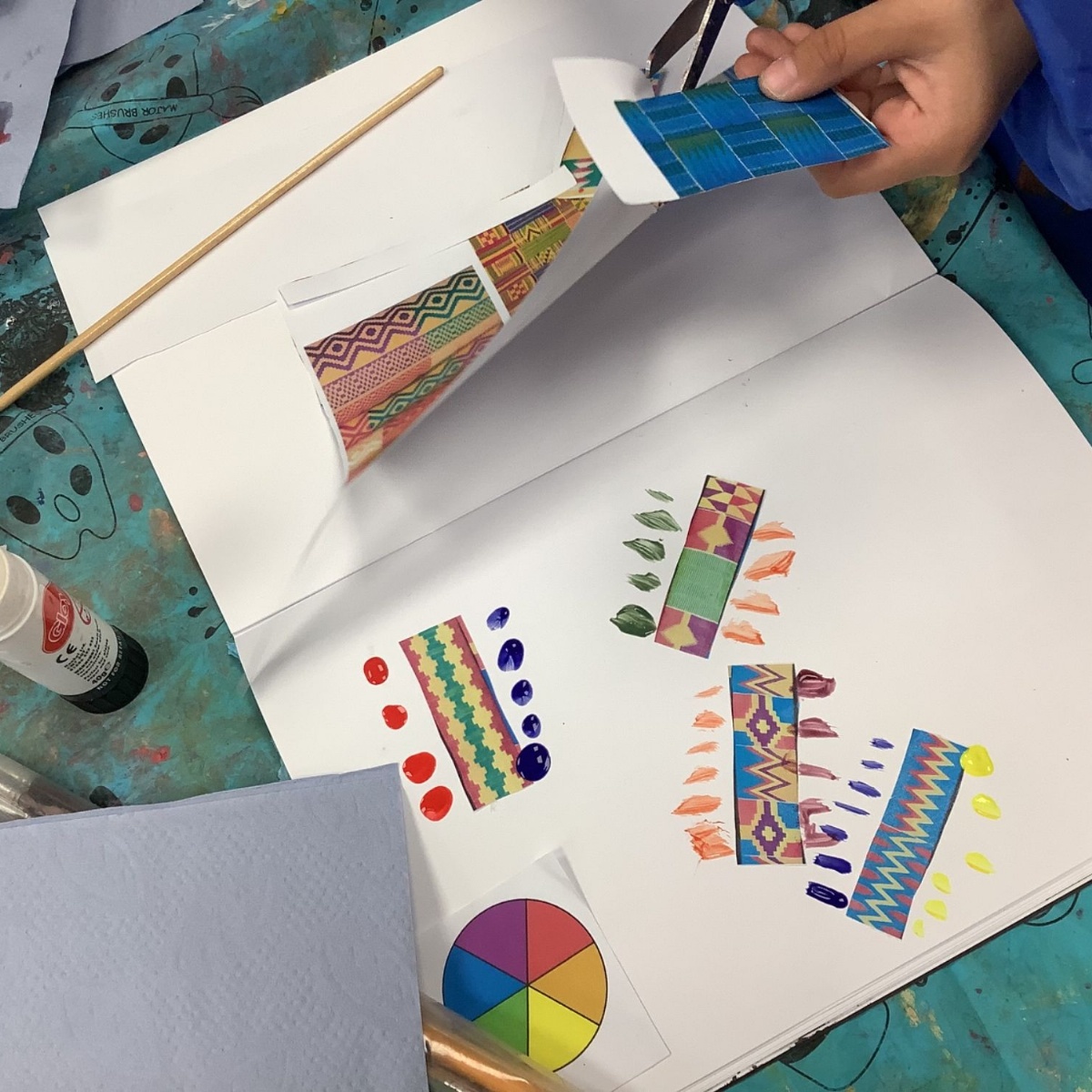 Tudor Primary School - Colour mixing